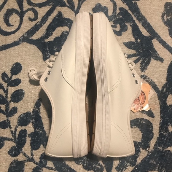 Coasters | Shoes | Coasters White Leather Tennis Shoe Size 8w Nwt ...